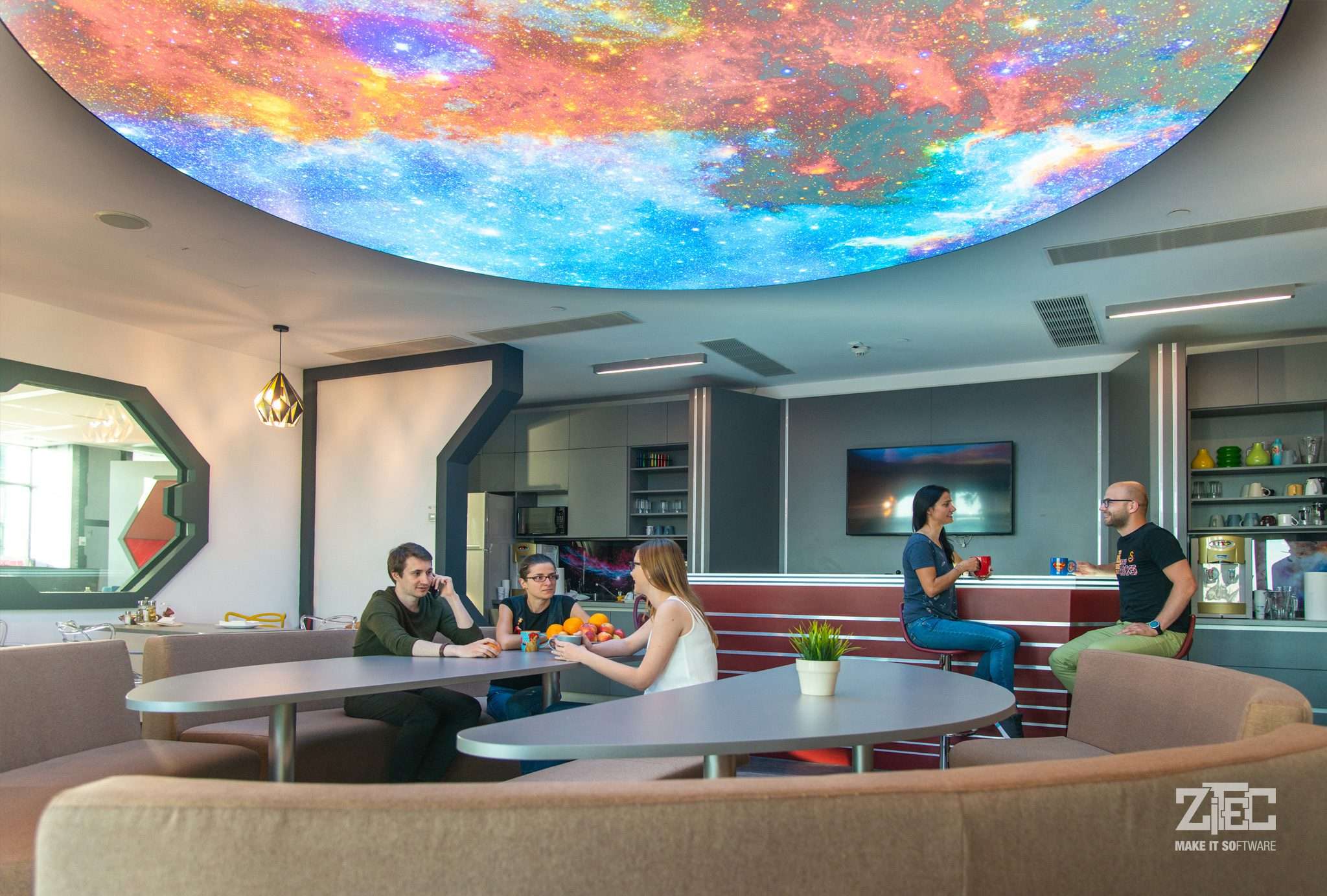 Students & graduates: meet Zitec’s 2022 traineeship opportunities!